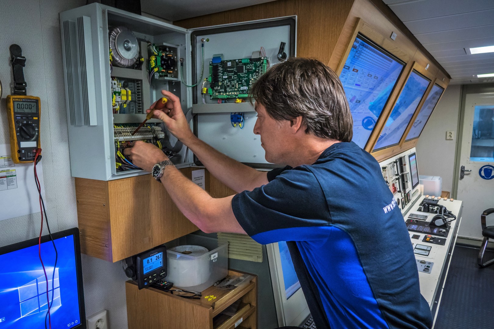 MME Group: Lightweight Aluminium Gangways [ISO 7061]